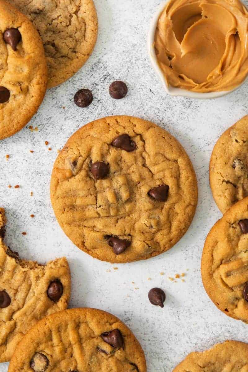 Easy Peanut Butter Chocolate Chip Cookies
