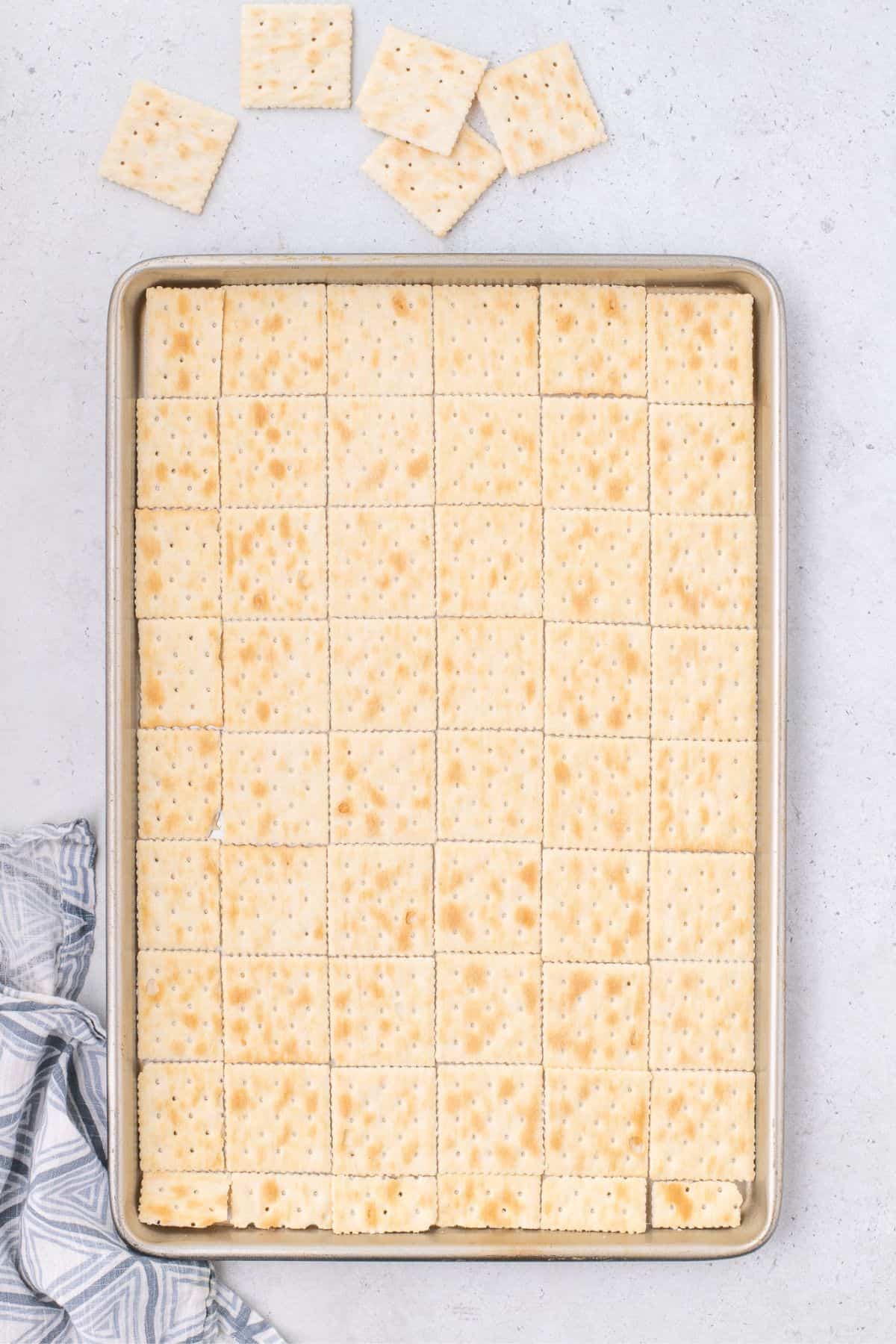 Easy Saltine Cracker Toffee | Everyday Family Cooking