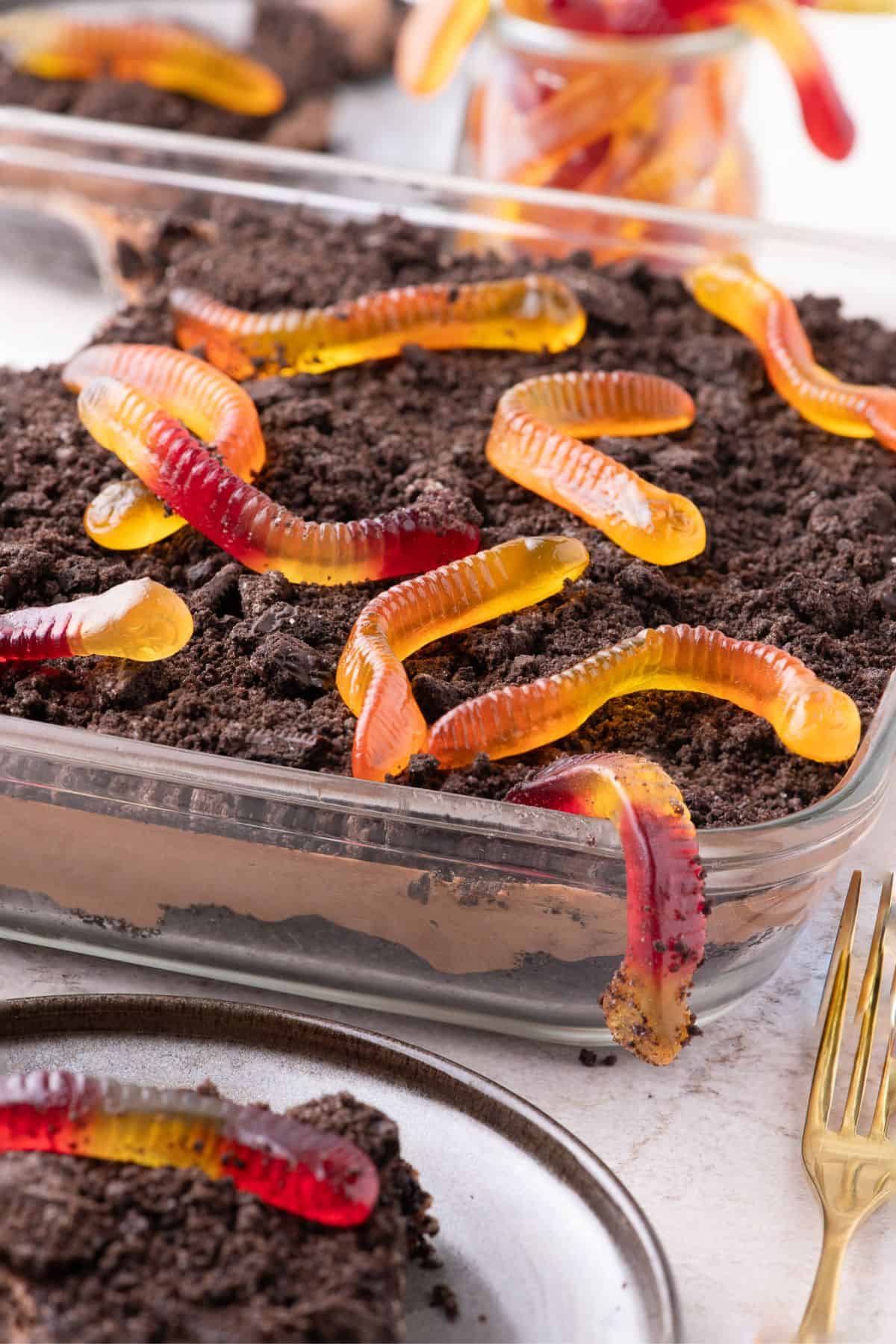 Easy Dirt Cake Recipe | Everyday Family Cooking