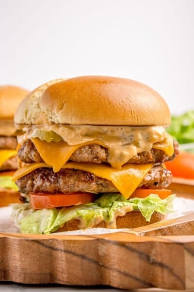 Crispy Smash Burger Recipe (Lacy Edges, Juicy Center!)